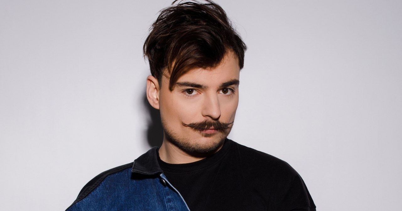 Wiktor Dyduła zgolił wąsa. Jest nie do poznania - Muzyka w INTERIA.PL