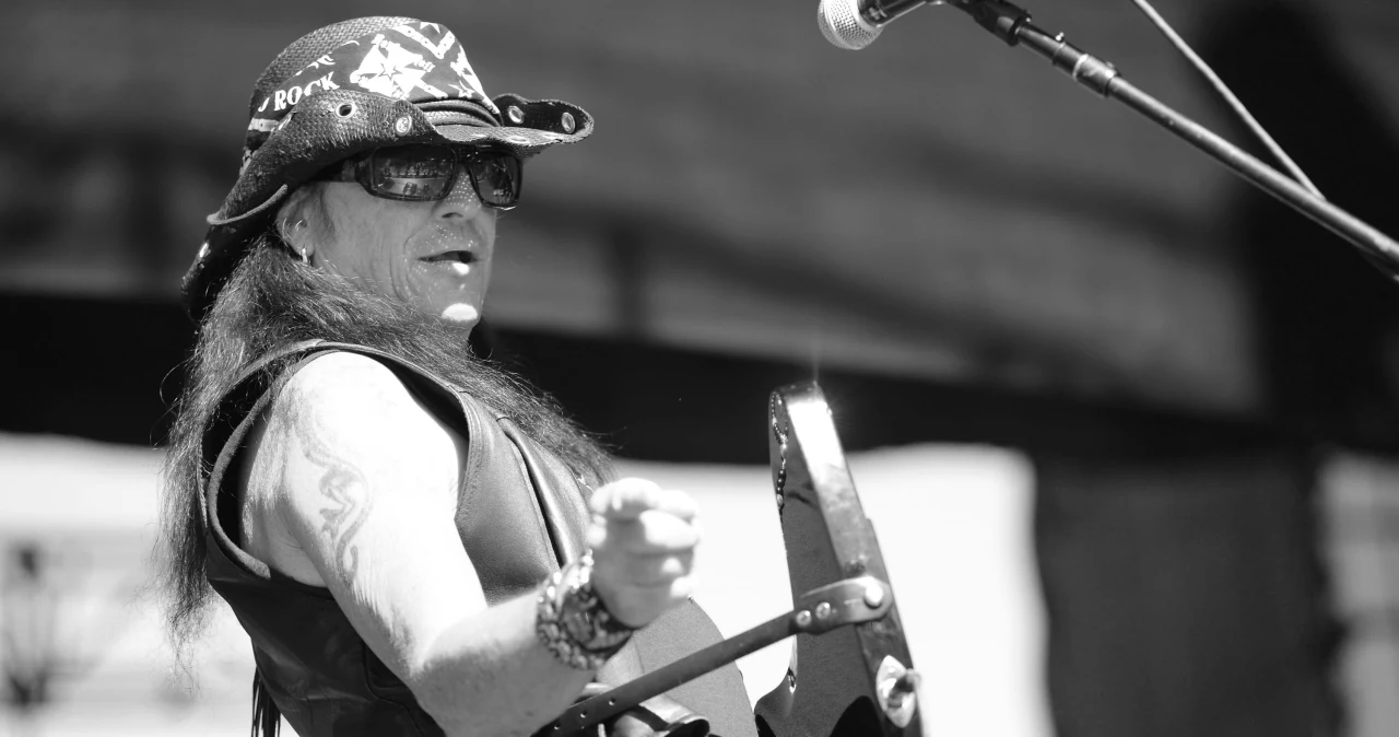 Autograph: Randy Rand nie żyje - Muzyka w INTERIA.PL