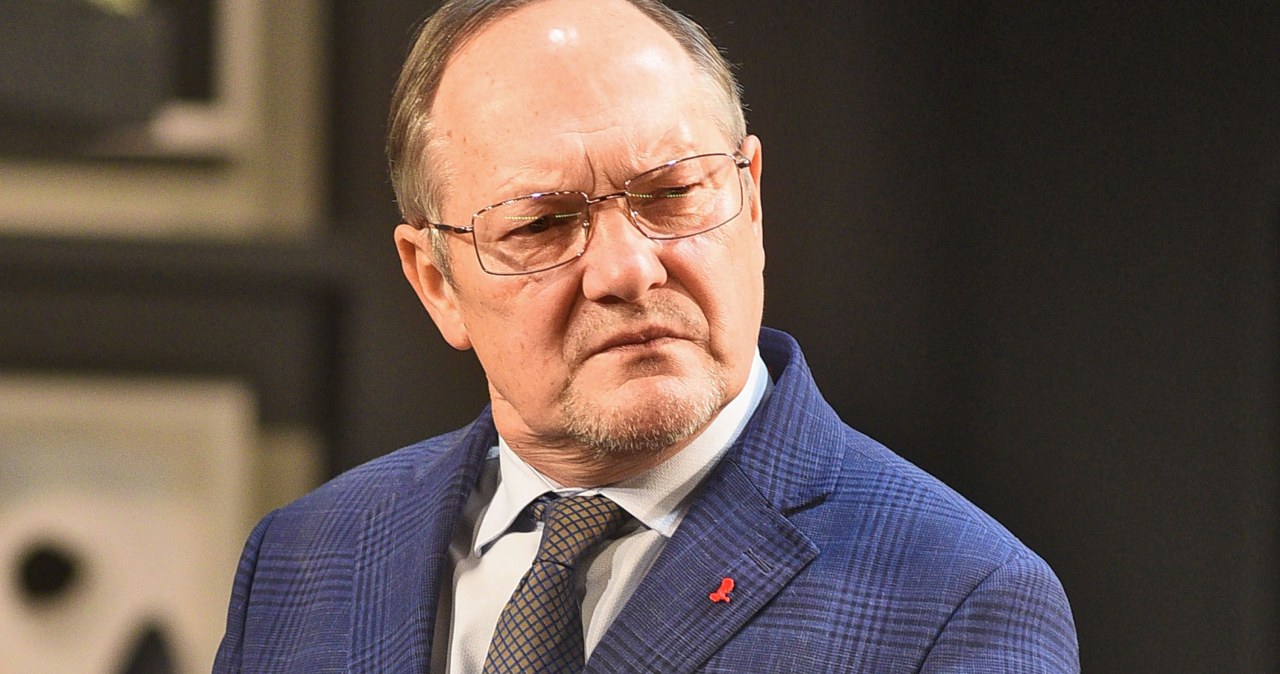 Tomasz Dedek nadużywa wulgaryzmów na Twitterze. "Nie przekraczam ...