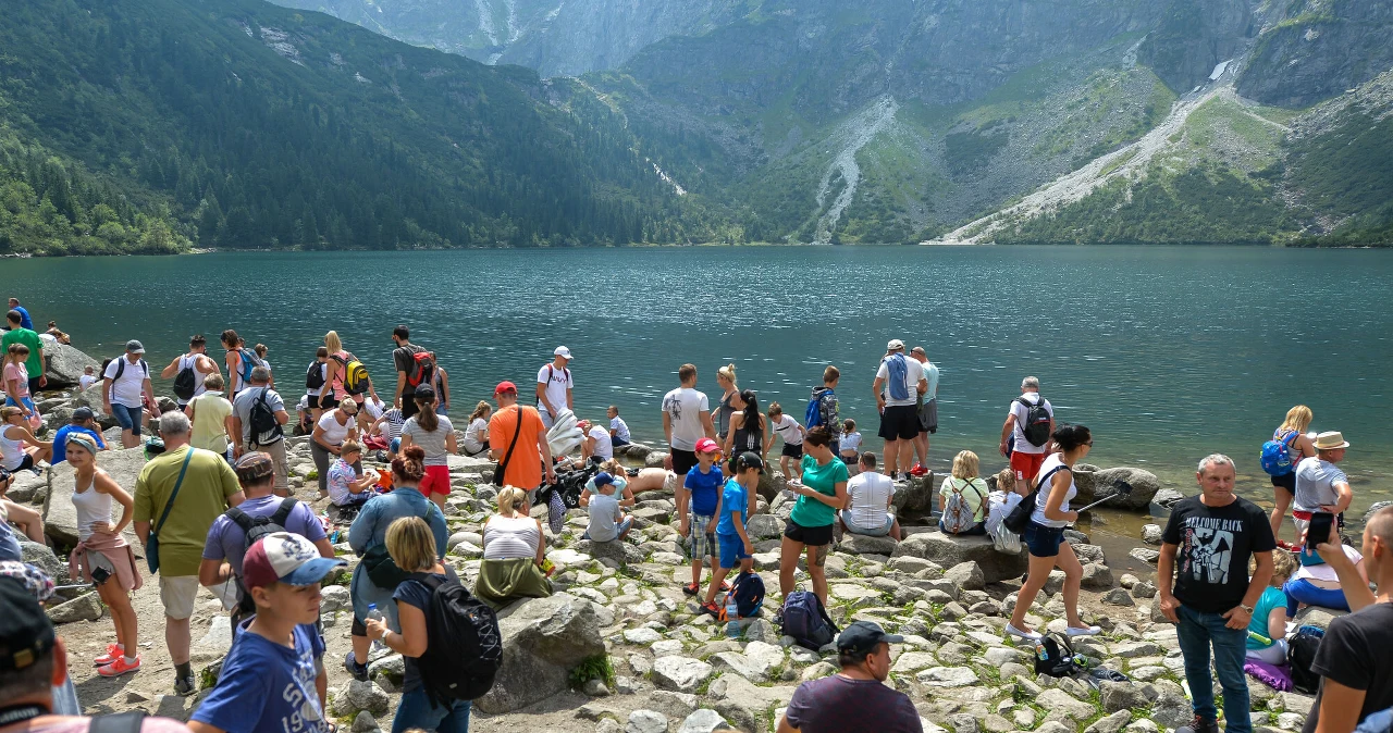 Wakacje 2023. Ile kosztuje wycieczka nad Morskie Oko? Ceny w Tatrach - Wydarzenia w INTERIA.PL