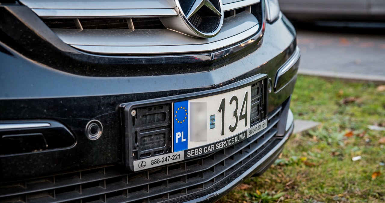 Jak zarejestrować auto na małe tablice i kto może je mieć ...