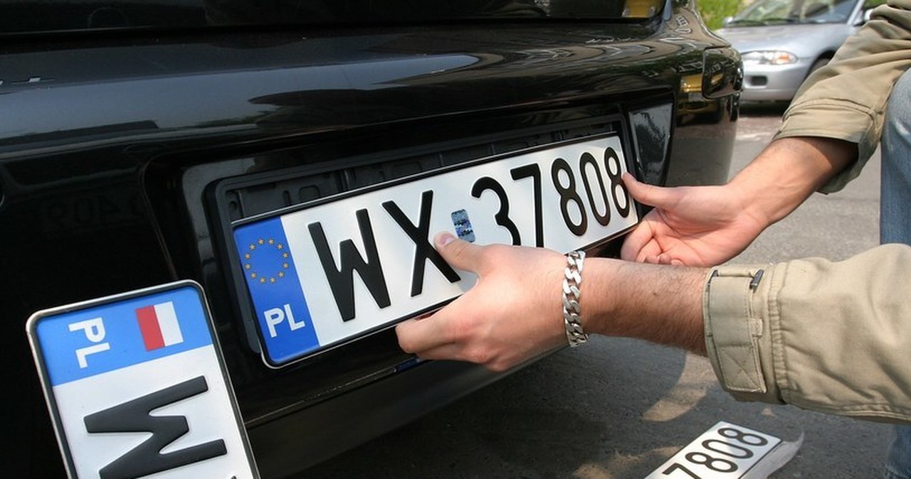 Co robić, gdy ukradną tablice rejestracyjne i czy można jeździć autem ...
