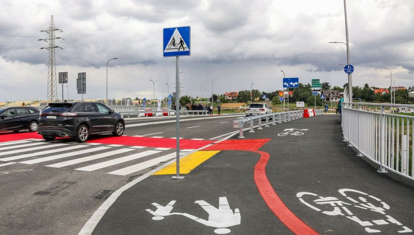 Pierwszeństwo rowerzystów. Kiedy rowerzysta musi przepuścić auto ...