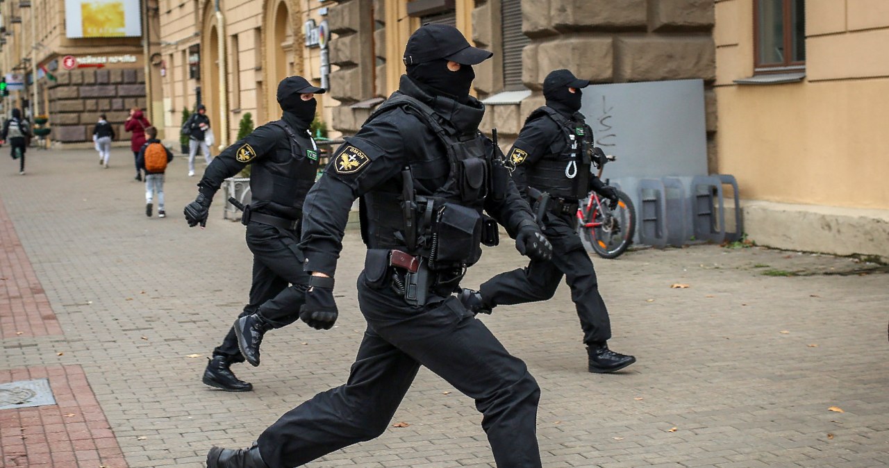 Rewizje u członków Związku Polaków na Białorusi. "Zdążyła tylko ...