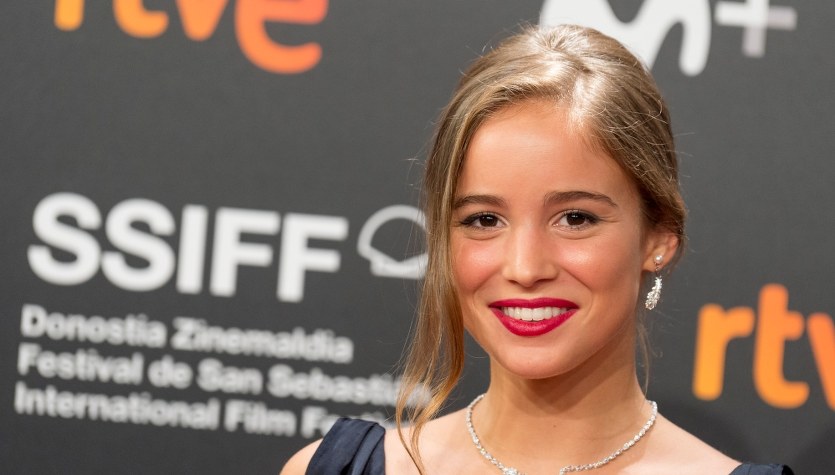 Alba Baptista: Kim jest dziewczyna Chrisa Evansa? Gra w serialu ...