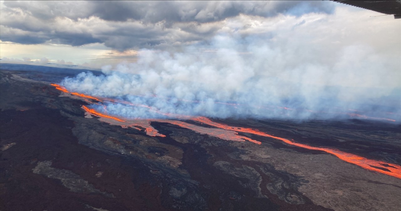 Erupcja Mauna Loa. Największy wulkan na Ziemi obudził się po 38 latach ...