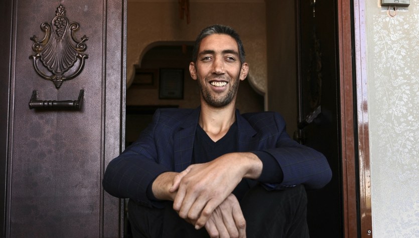 Sultan Kosen jest najwyższy na świecie. Na urodziny chce dostać ...