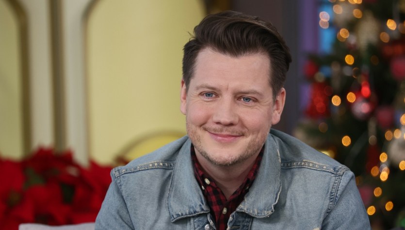 Jakub Tolak z żoną wychowują córkę w kamperze. Opowiedzieli o swoim ...