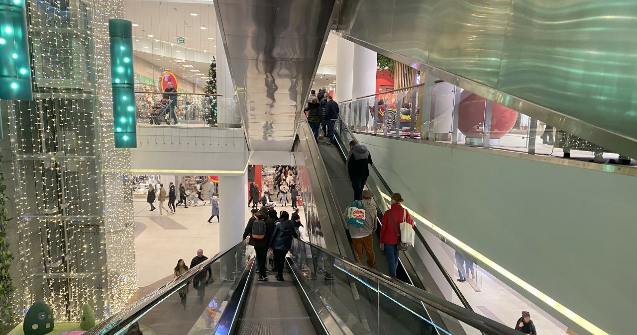 Sklepy 1 stycznia, w Nowy Rok: Które są otwarte? Gdzie zrobisz zakupy? - Wydarzenia w INTERIA.PL