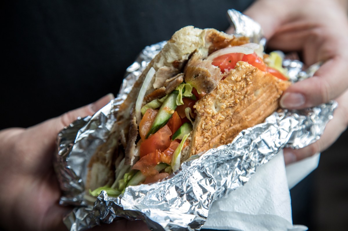 Zjadł 124 kebaby w 31 dni. Nietypowe wyzwanie 36-latka - RMF 24