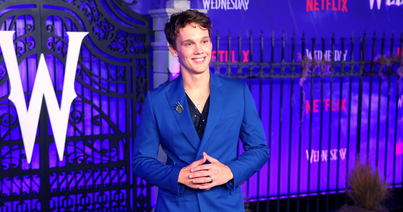 "Wednesday": Hunter Doohan poznał miłość życia na... Tinderze! - Świat ...