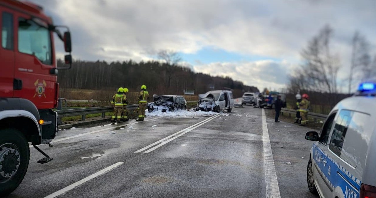 Wypadek na DK6. Dwie osoby trafiły do szpitala - Wydarzenia w INTERIA.PL