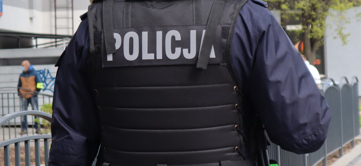 Policjanci przyłapani na kradzieży koksu. Jest śledztwo i postępowanie dyscyplinarne - RMF 24