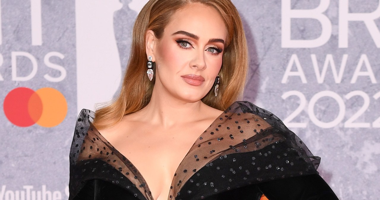 Adele z gigantycznym pierścionkiem na palcu! Szykuje się ślub roku? - Muzyka w INTERIA.PL