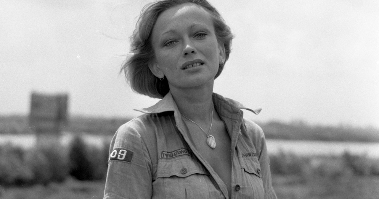 Ewa Szykulska: Uroda i seksowny głos. Polki opluwały ją na ulicy - Film ...