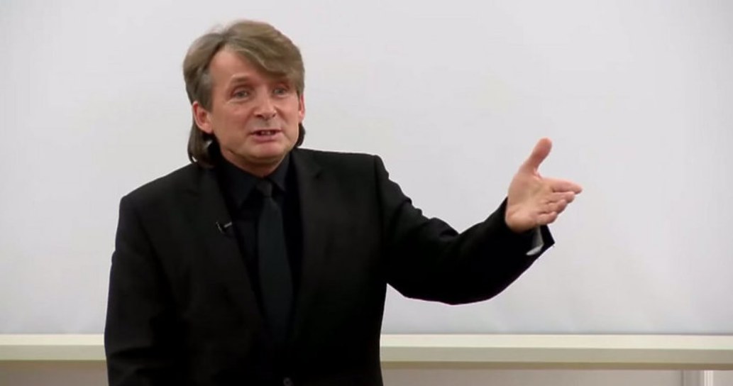 Słynny przestępca stał się bohaterem serialu. Dziś dużo mówi się o jego ...