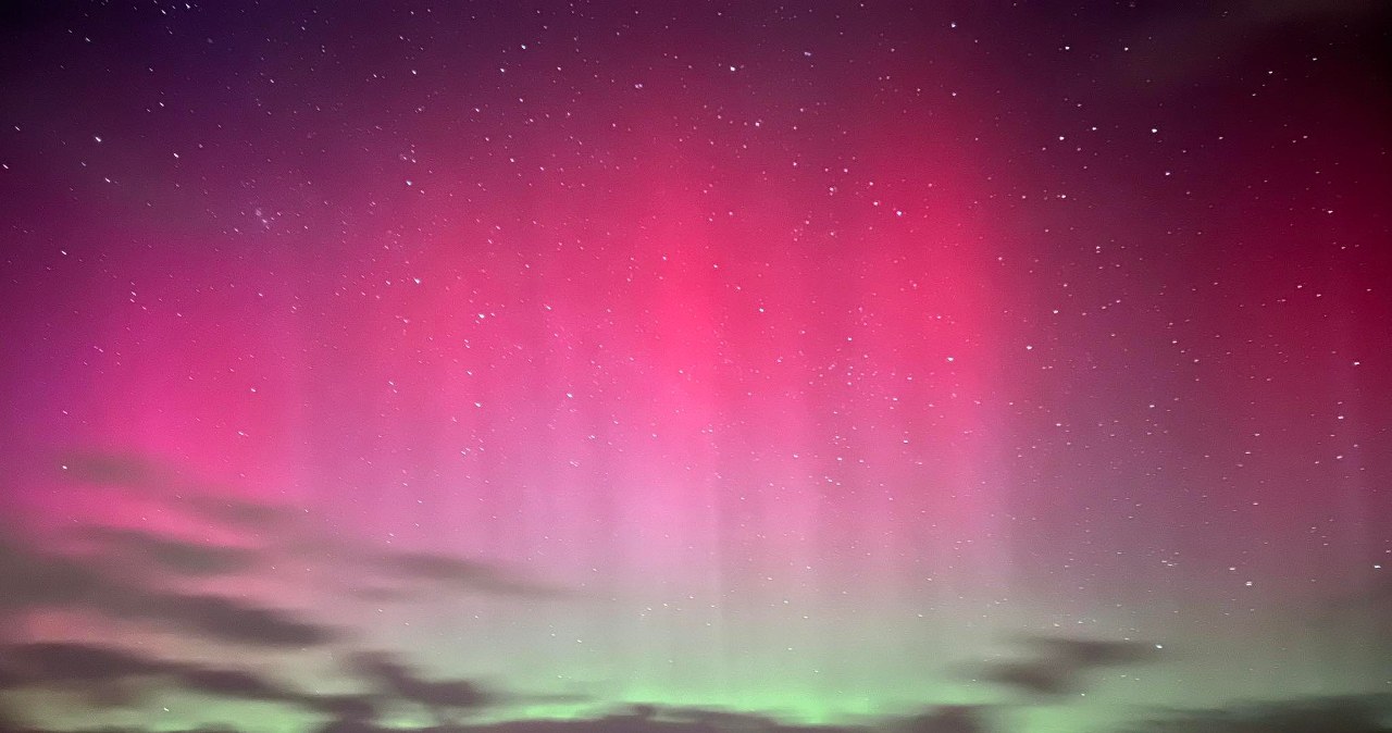 Zorza polarna w Polsce. Różowo-zielone niebo na północy - Wydarzenia w INTERIA.PL