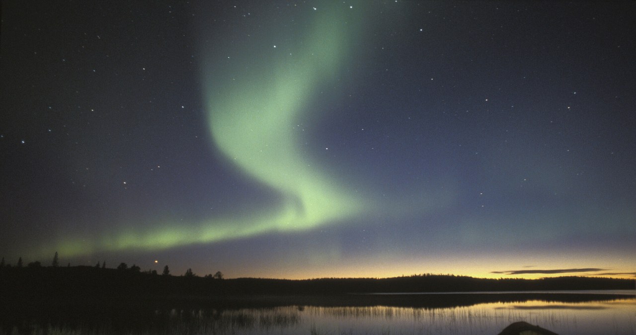 Zorza polarna nad Polską. Przepiękne zdjęcia - Zielona w INTERIA.PL
