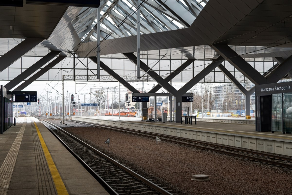 Warszawa: Po Wielkanocy zmiany w kursowaniu Szybkiej Kolei Miejskiej - RMF 24