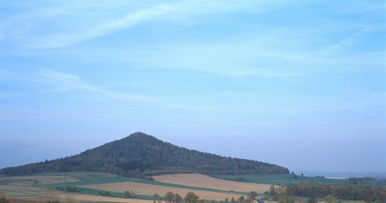 Wygasłe wulkany w Polsce. Gdzie ich szukać? Czy są groźne? - Wydarzenia ...