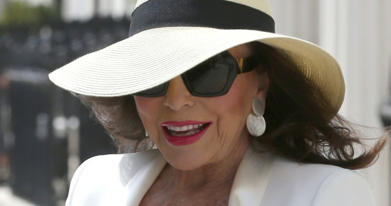 90-letnia Joan Collins pluska się w basenie z córkami. Nadal żyje jak w ...
