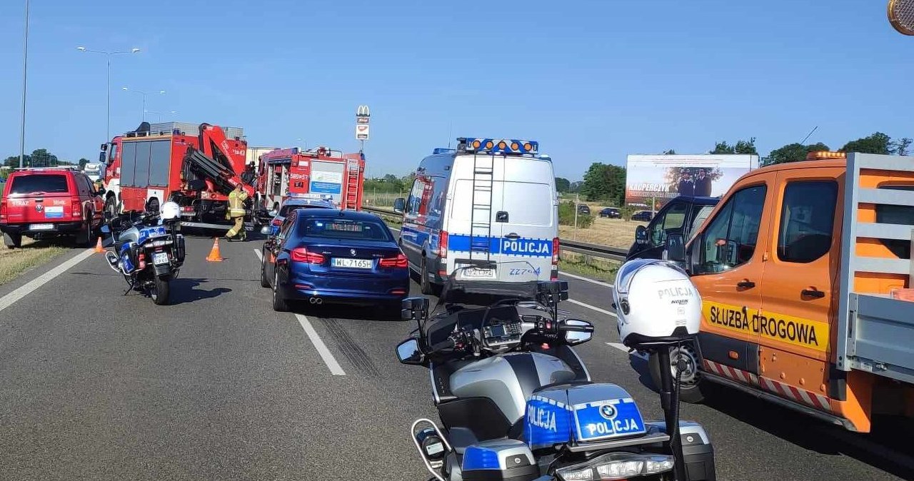 Karambol na autostradzie A2 - zakleszczony kierowca i ogromny korek - Motoryzacja w INTERIA.PL