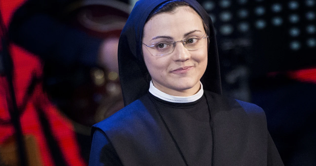 Pokochały ją miliony widzów. Słynna zakonnica zrzuciła habit. Dziś ...