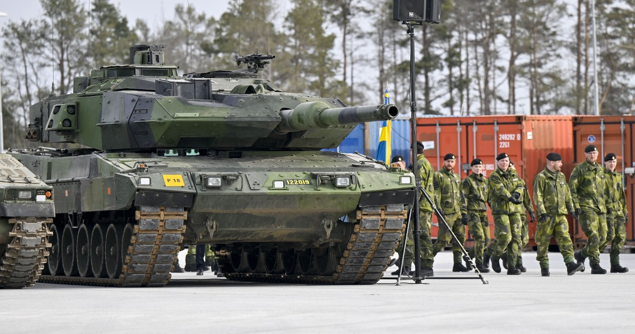 Ukraina dostała superczołgi. Stridsvagn 122 już na froncie - GeekWeek w ...