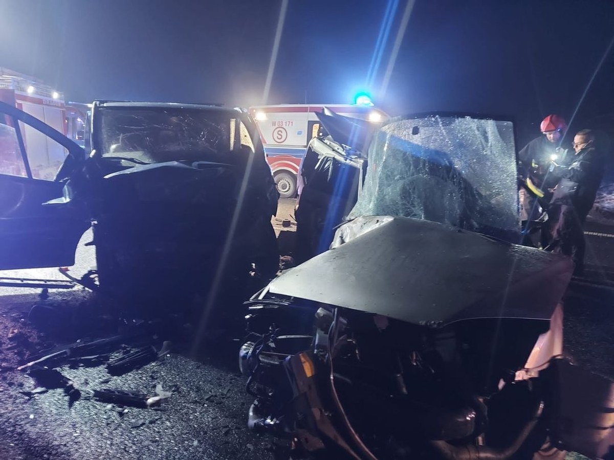 Tragedia na krajowej "10". Jedna ofiara śmiertelna, sześć rannych - RMF 24