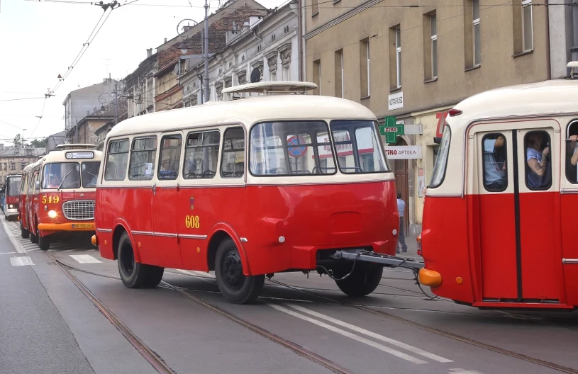 Autobusy z przyczepą w Monachium. Dlaczego nie ma ich w Polsce ...