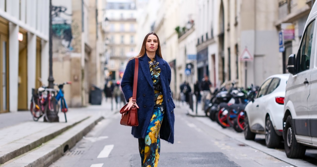 Zimowe otulenie. Co się nosi na paryskich ulicach? - Styl w INTERIA.PL