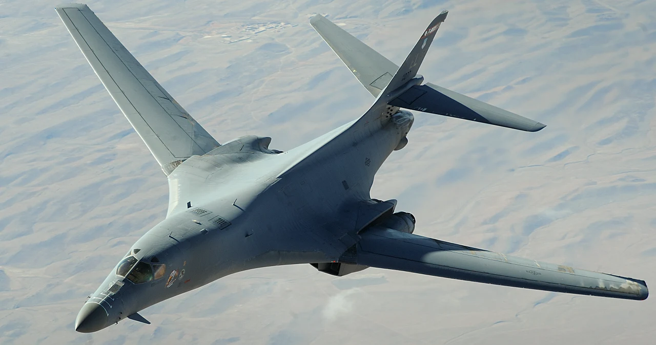 W USA rozbił się bombowiec B-1B Lancer. To potężna strata - GeekWeek w ...