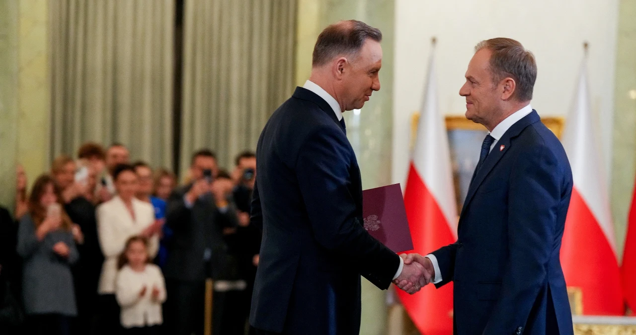 Ustawa budżetowa. Donald Tusk wykonał gest wobec Andrzeja Dudy - Wydarzenia w INTERIA.PL