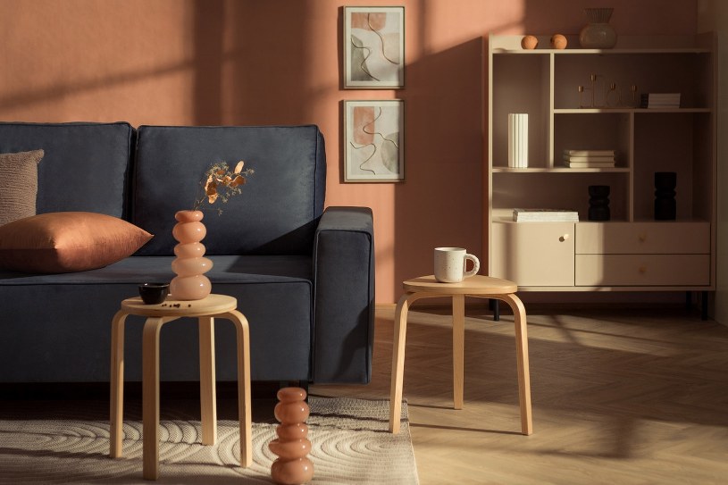 Zanurz się w kolorze roku: przedmioty ze sklepu meblowego, które ...