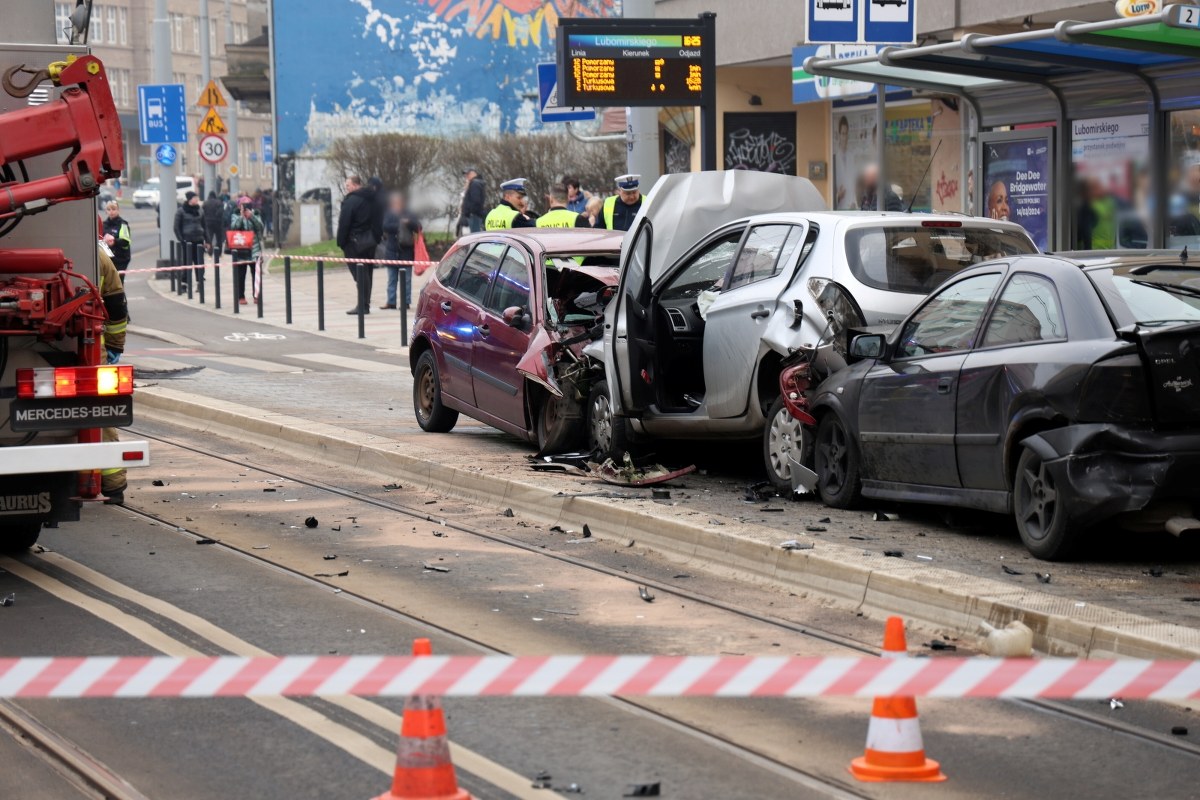 Dramatyczny wypadek w Szczecinie. Kolejni ranni opuścili szpitale - RMF 24