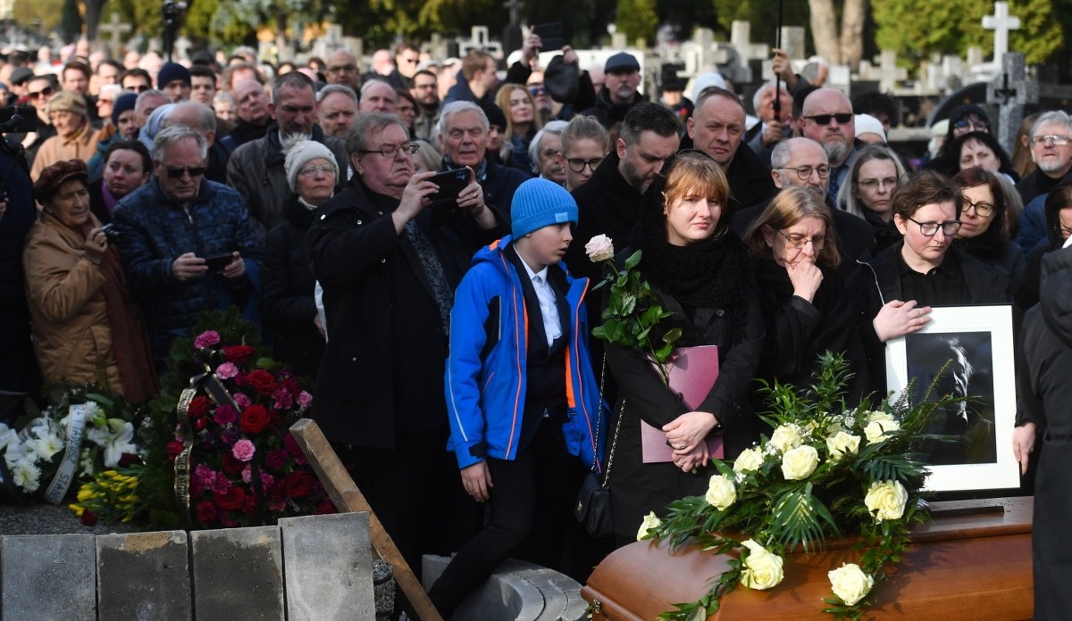 Ernest Bryll spoczął na cmentarzu na warszawskim Służewie - RMF 24