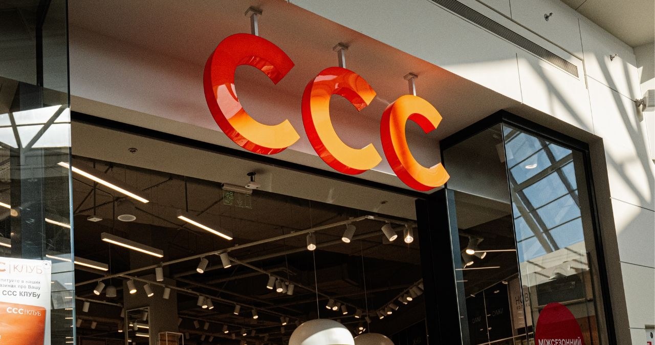 Wyprzedaż w CCC. Te popularne buty kupisz o 60 zł taniej! To modowy hit ...