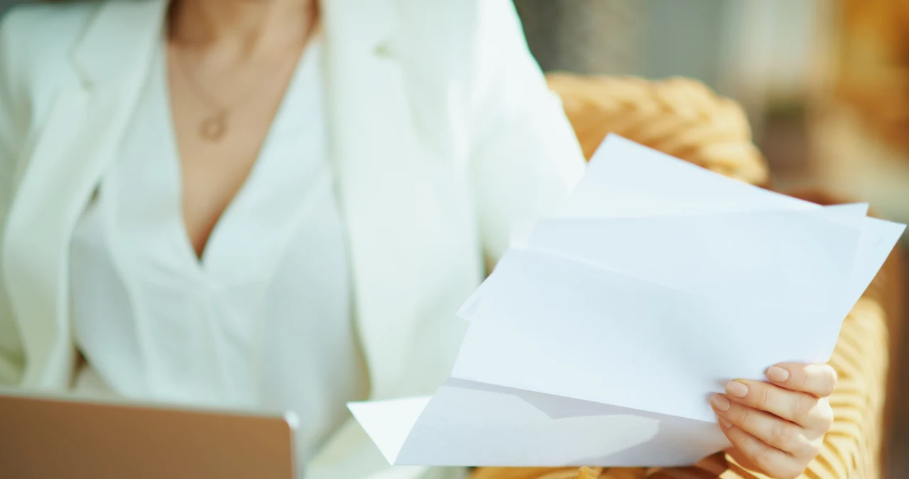 Jak złożyć wniosek o dowód osobisty? - Kobieta w INTERIA.PL