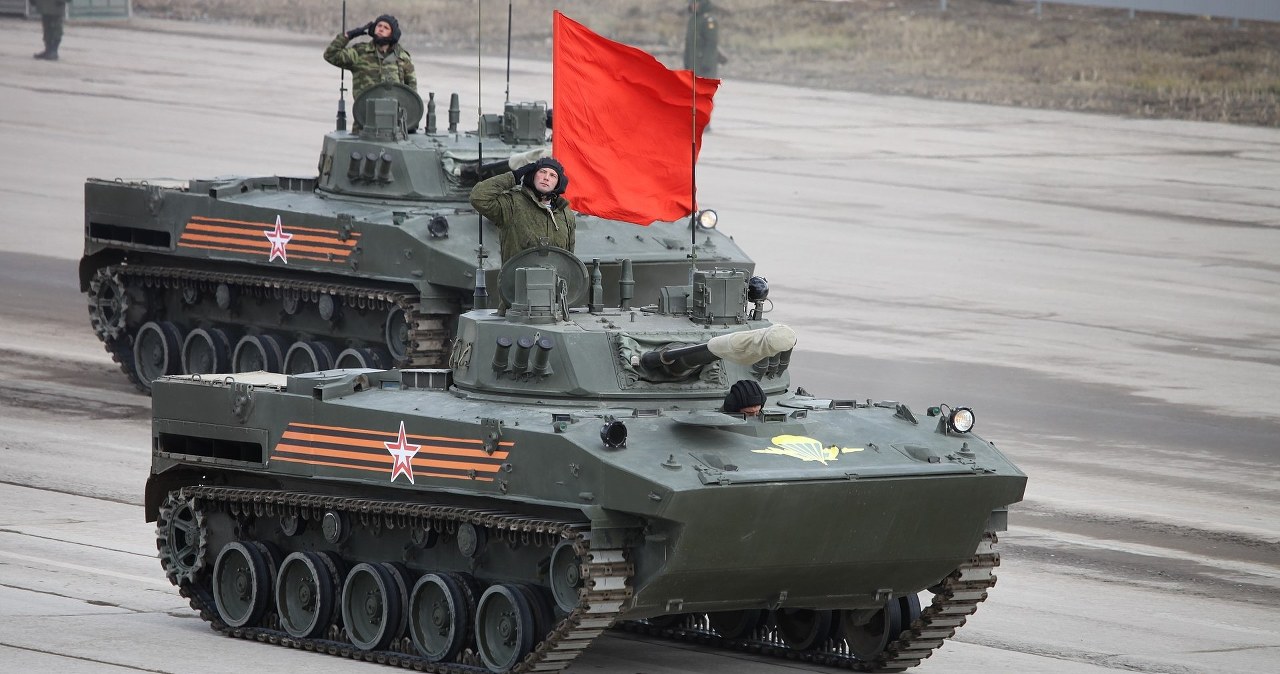 Nie tylko T-90. Rosyjska armia zasilona nową partią BMP-3 i BMD-4M ...