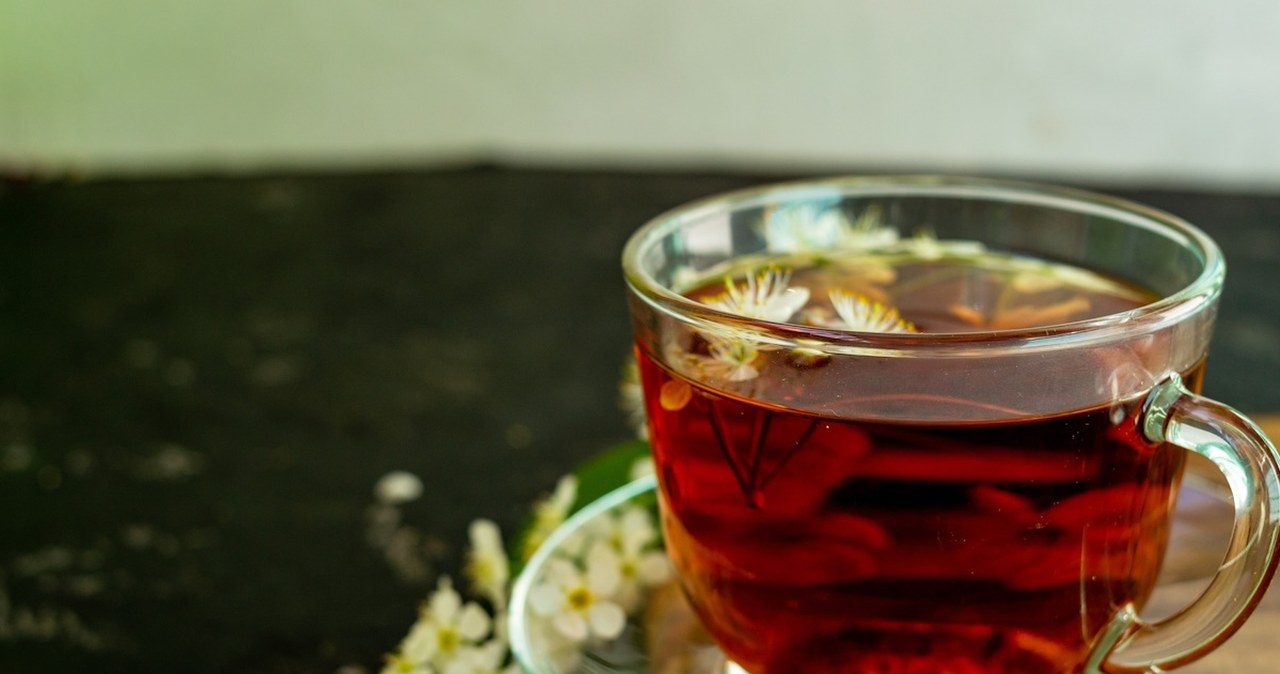 Na co pomaga herbata z kwiatu głogu? Zbierz teraz i przygotuj napar - Kobieta w INTERIA.PL