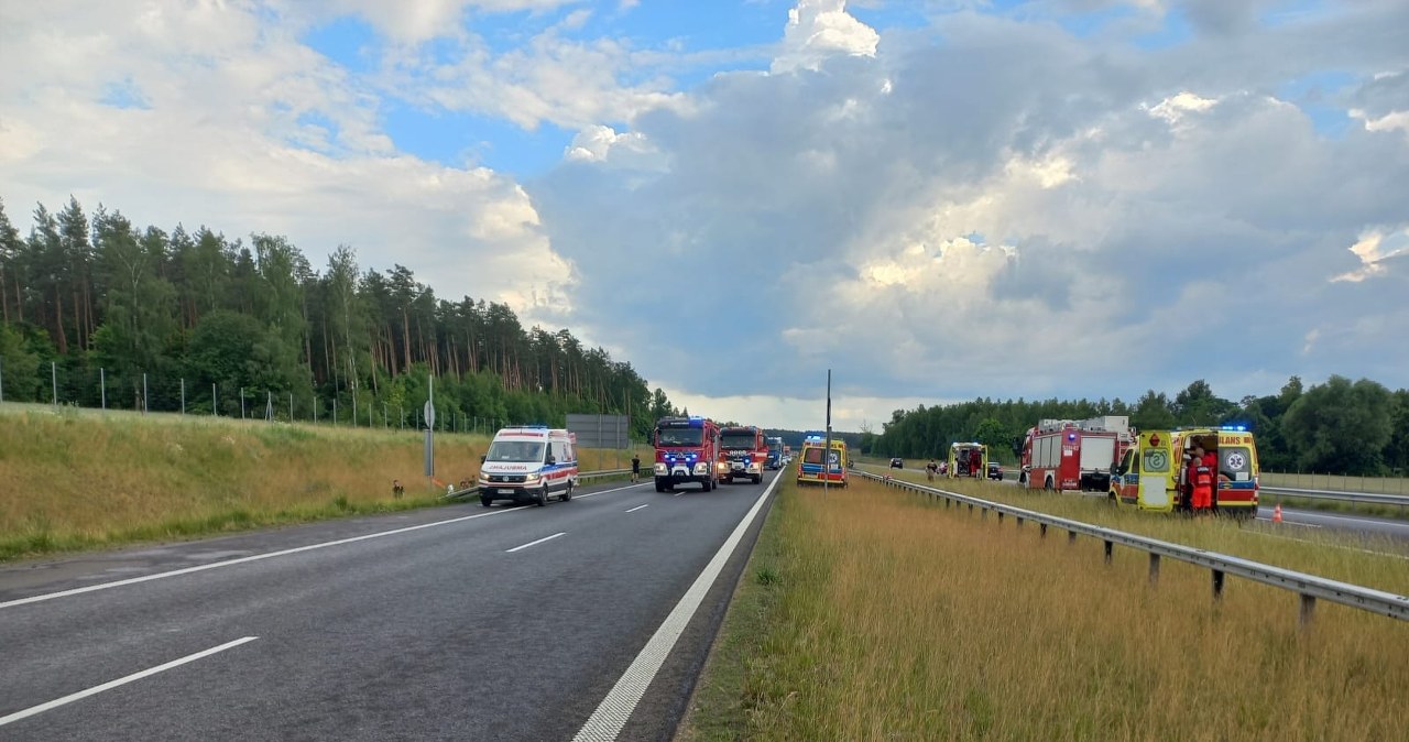 Nidzica. Wypadek busa na S7. Dwie osoby nie żyją, lądował śmigłowiec LPR - Wydarzenia w INTERIA.PL