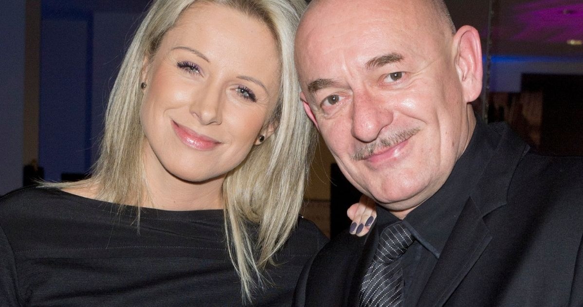 Marcin Daniec ma o 20 lat młodszą żonę. Ich miłość to historia jak z ...