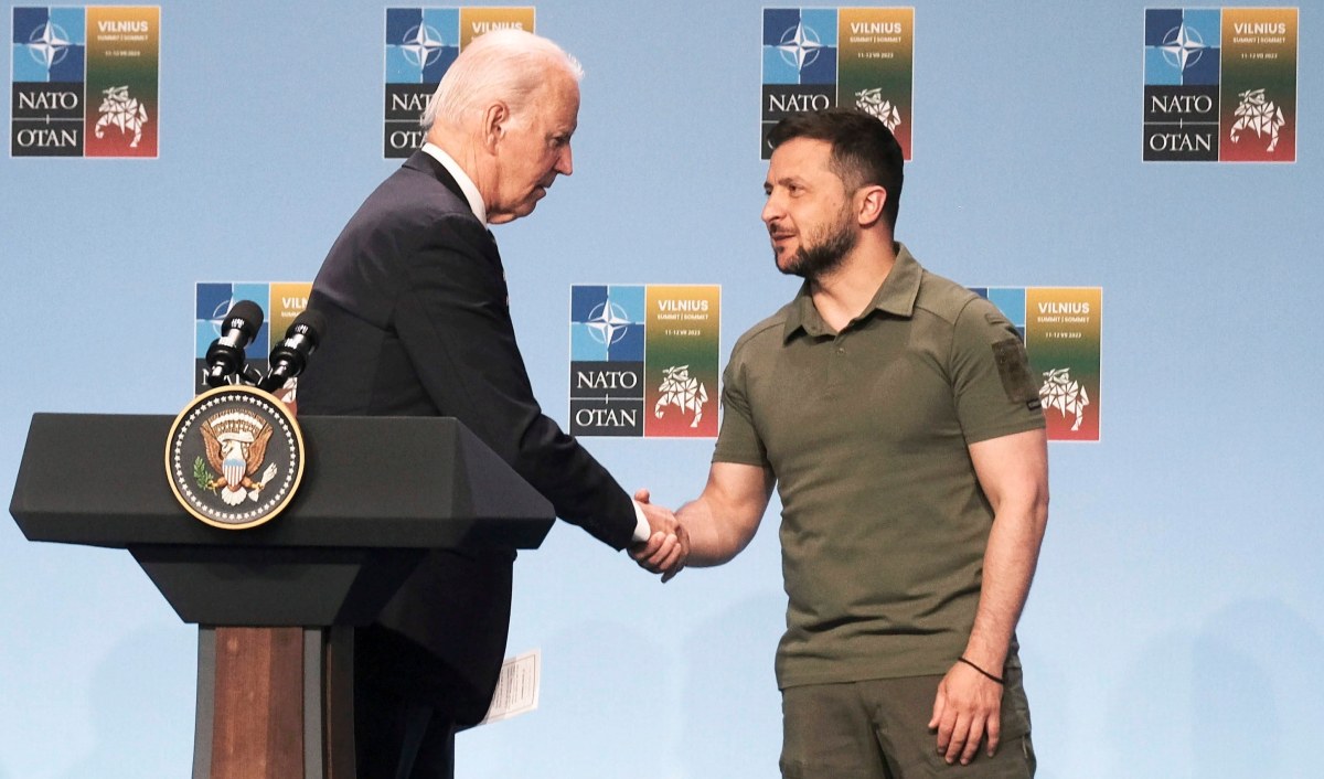 Biden, Macron, Zełenski. Znamy szczegóły spotkań we Francji - RMF 24