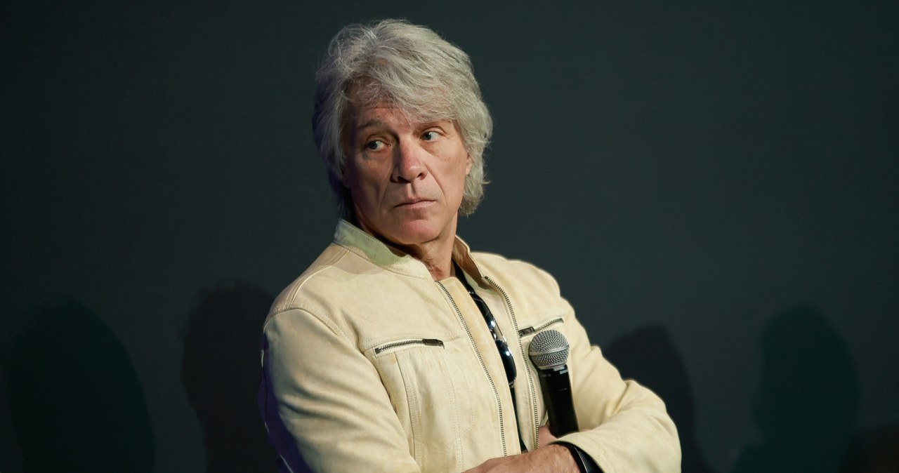 Jon Bon Jovi powrócił na scenę po operacji strun głosowych. "To było ...