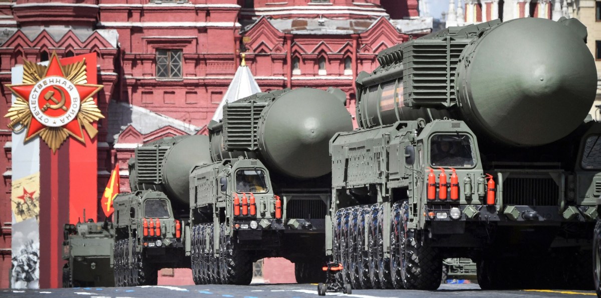 "To nie jest blef". W przeddzień kluczowej decyzji USA Kreml ostrzegł ...