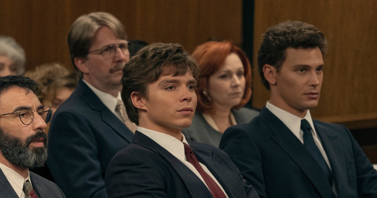 "Potwory: Historia Lyle’a i Erika Menendezów": wyczekiwany serial ...