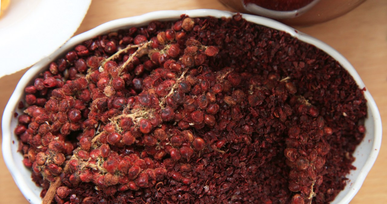 Sumak jako przyprawa. Do czego służy i jakie ma właściwości zdrowotne ...