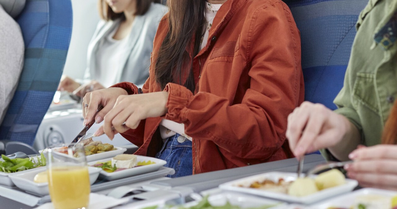 Awaryjne lądowanie samolotu SAS. Z posiłku wyskoczyło żywe zwierzę ...
