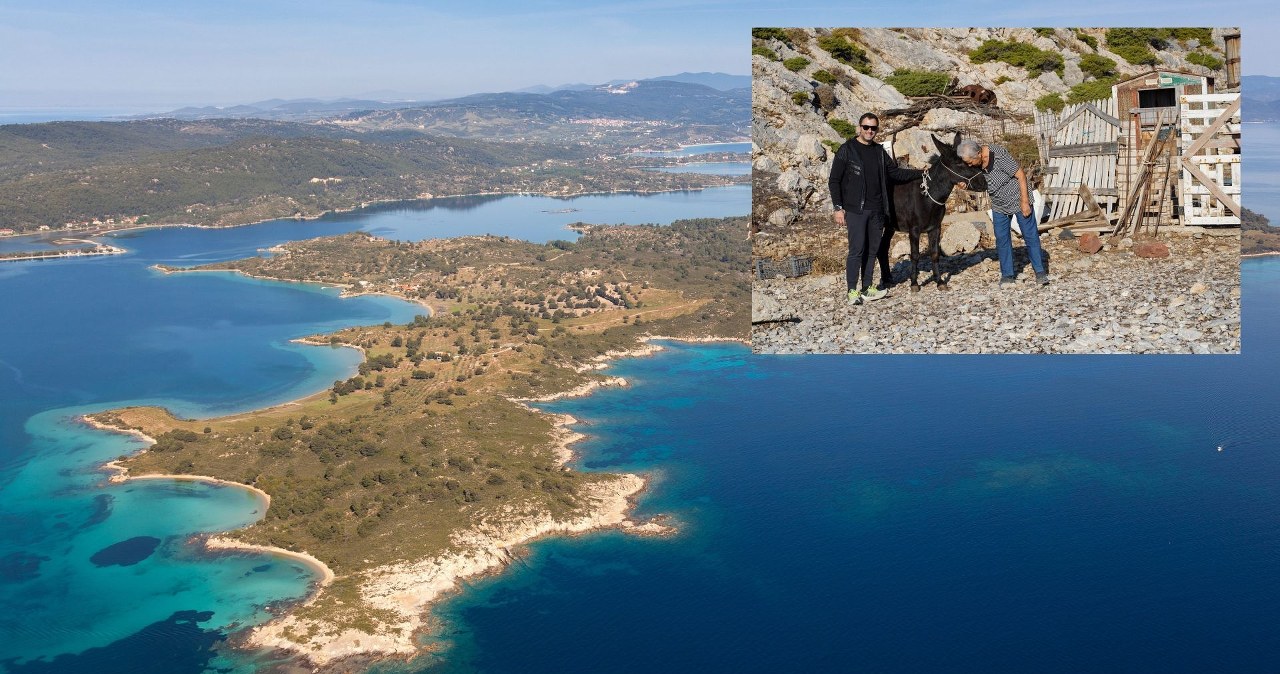 Kinaros. Jest jedyną mieszkanką na wyspie. Otrzymała osła do ...