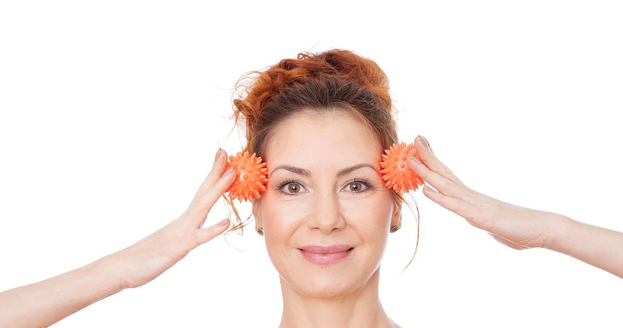 Masaż twarzy w domu - jak prawidłowo go wykonać - Styl w INTERIA.PL